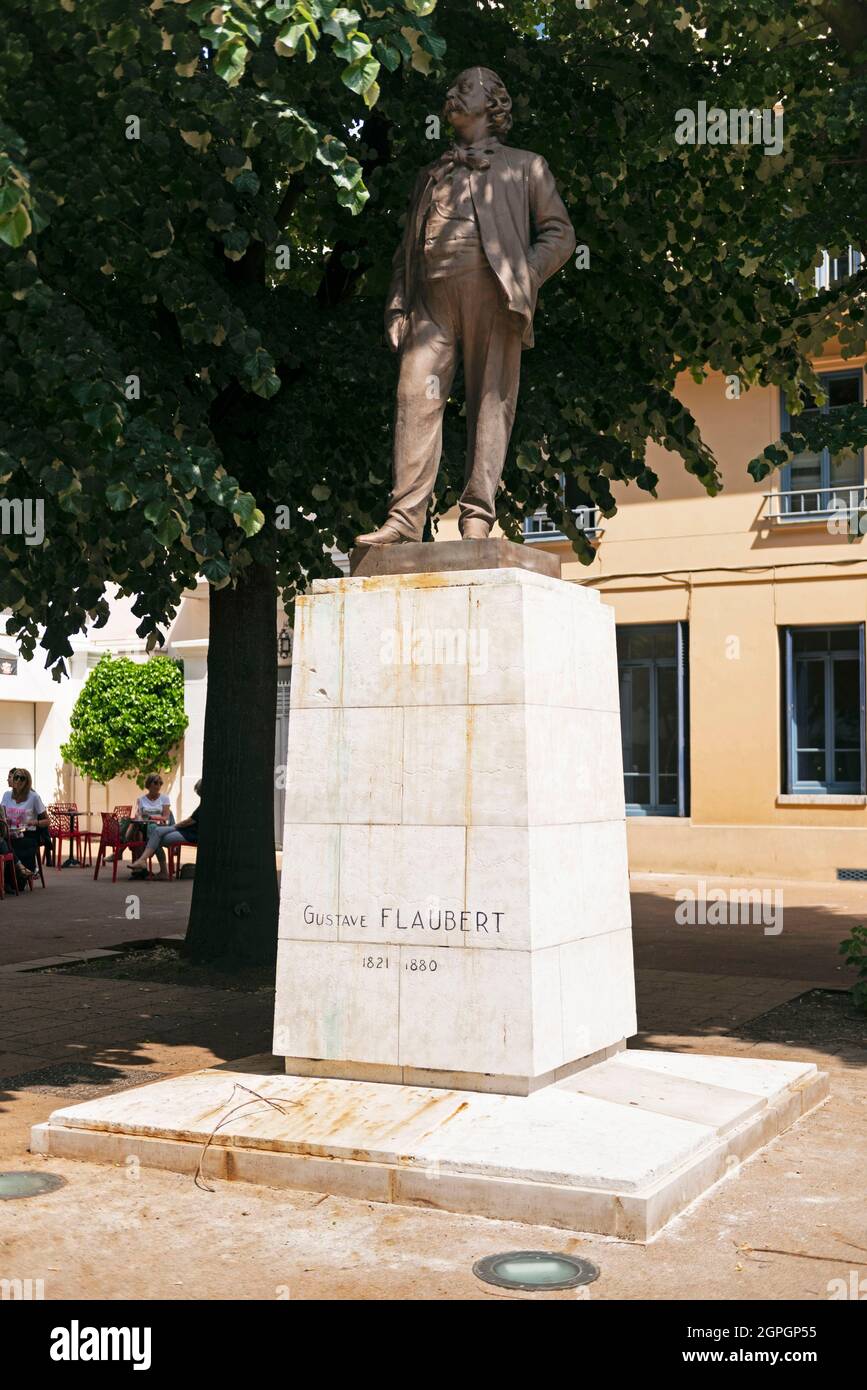 Rouen sculpture hi-res stock photography and images - Alamy