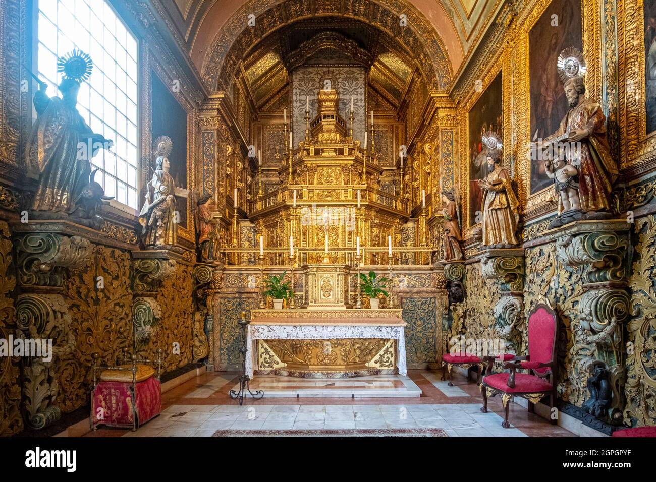 Portugal, Algarve, Faro, the old town, the cathedral of Faro (or the Sé ...