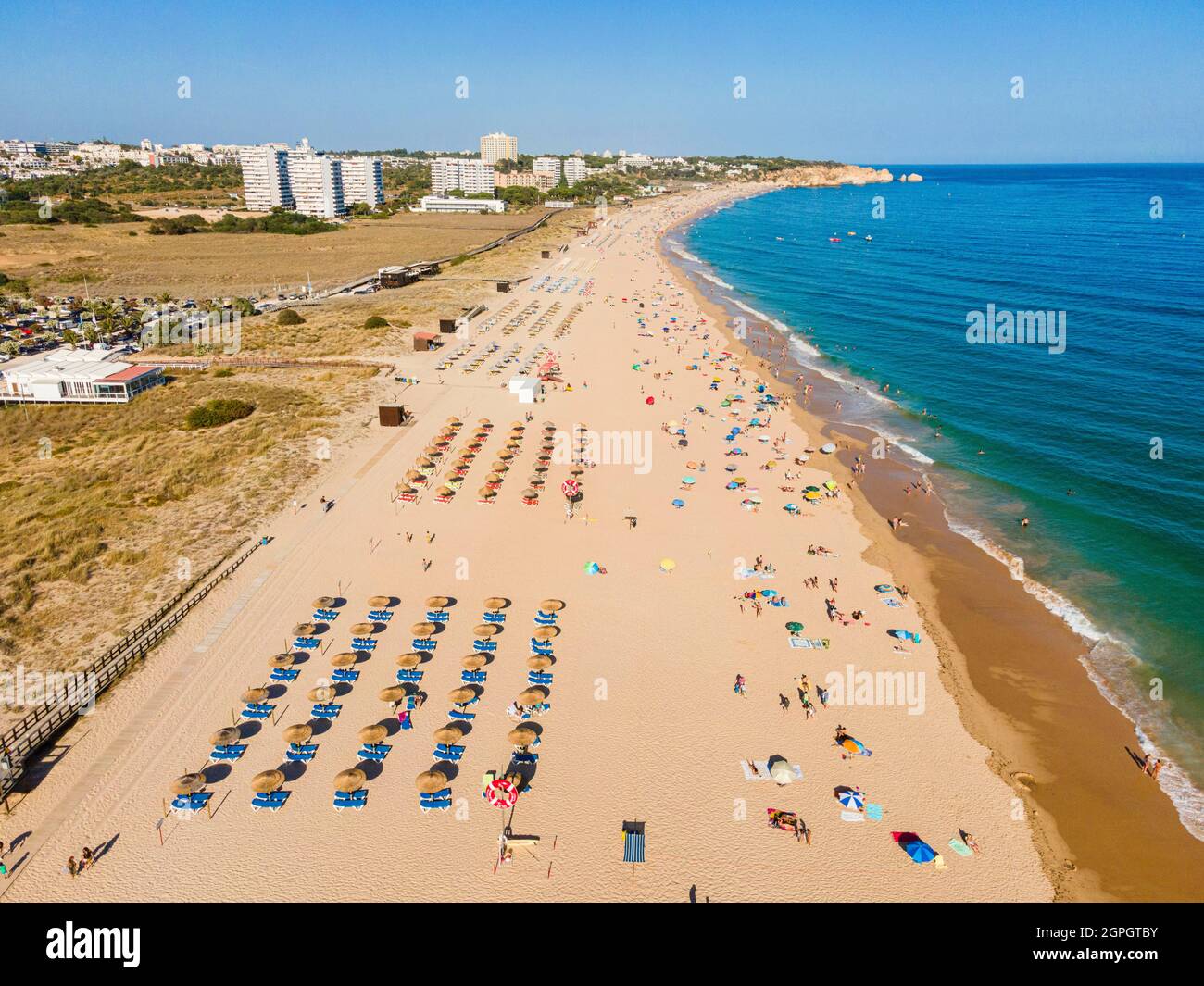 Relaxing beach resort hi-res stock photography and images - Alamy