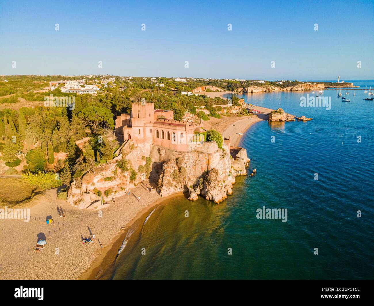 Portugal, Algarve, Ferragudo, Praia da Angrinha and Castelo de Sāo Joāo ...