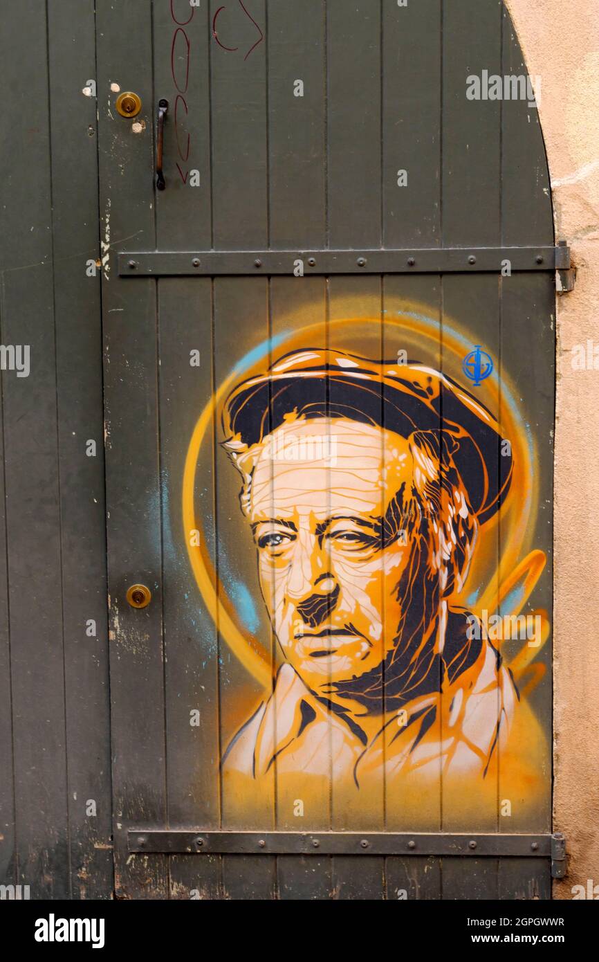 France, Var, Toulon, street art, fresco, portrait of Raimu Stock Photo ...