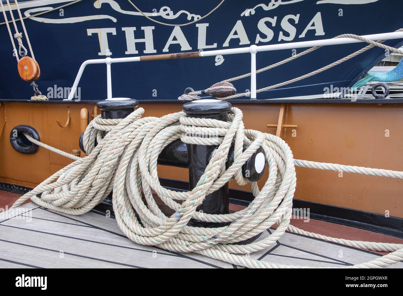 North sea rigs hi-res stock photography and images - Alamy