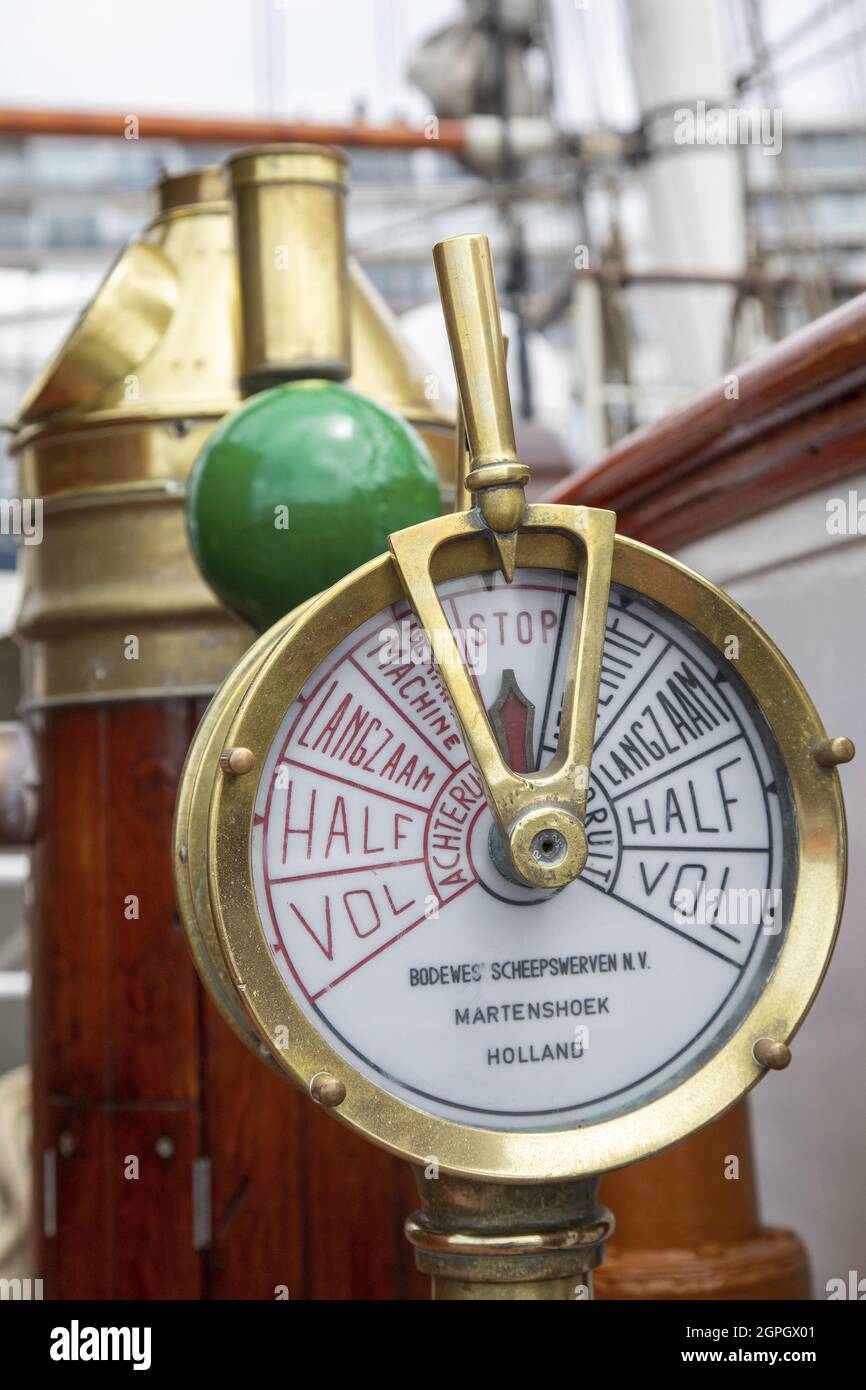 North sea rigs hi-res stock photography and images - Alamy