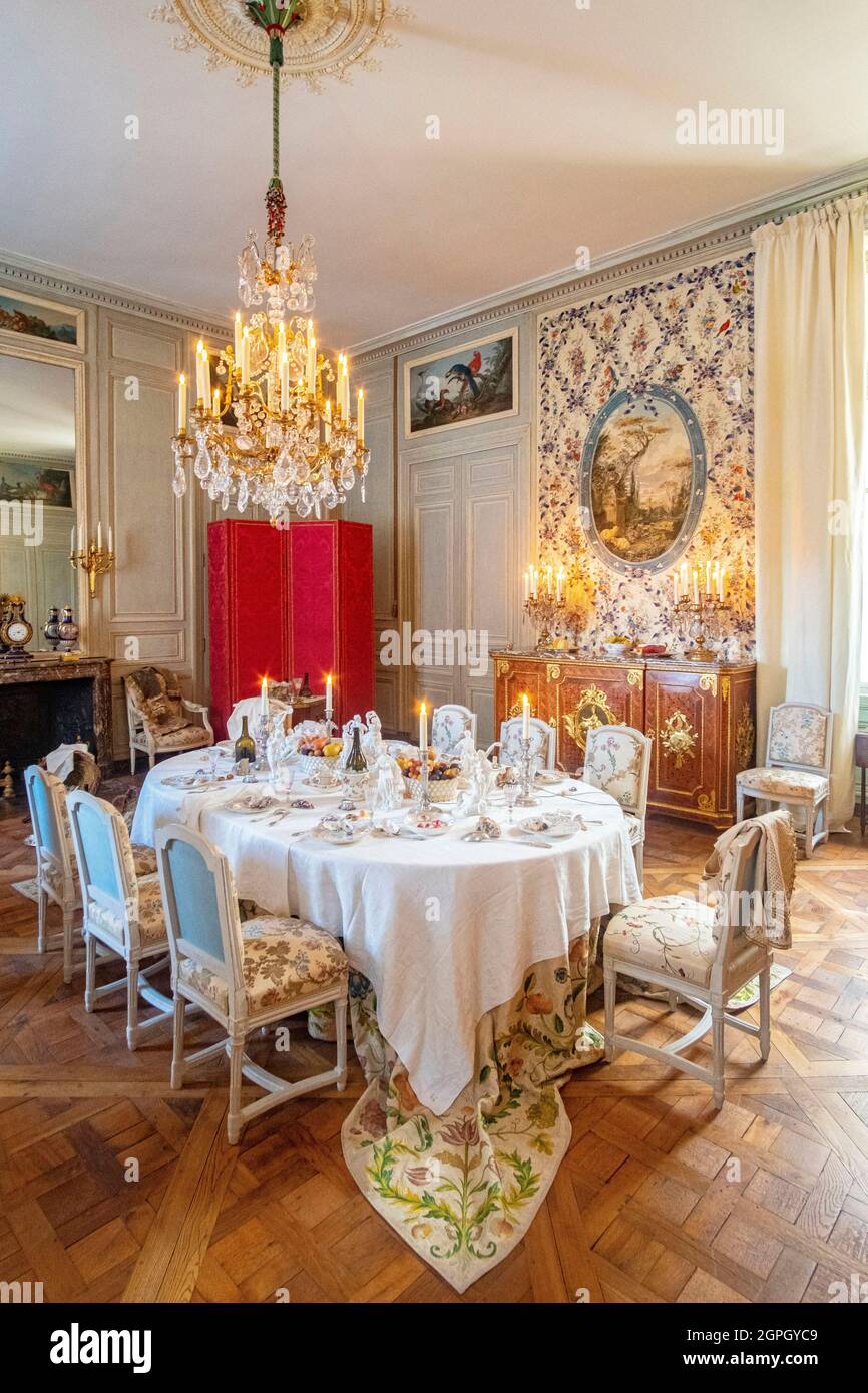18th century dining room hi-res stock photography and images - Alamy