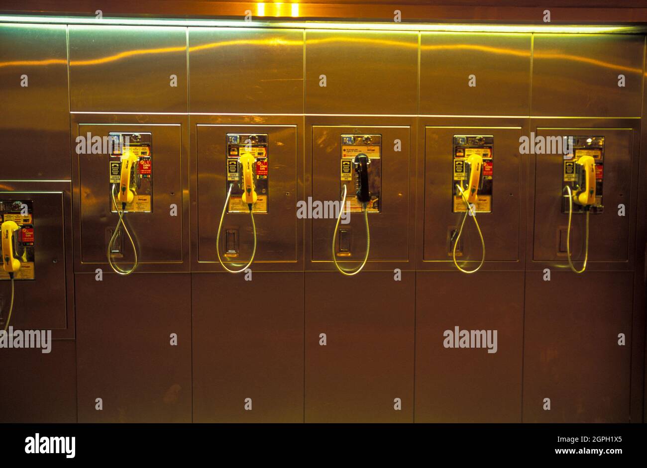 Row of pay telephone hi-res stock photography and images - Alamy