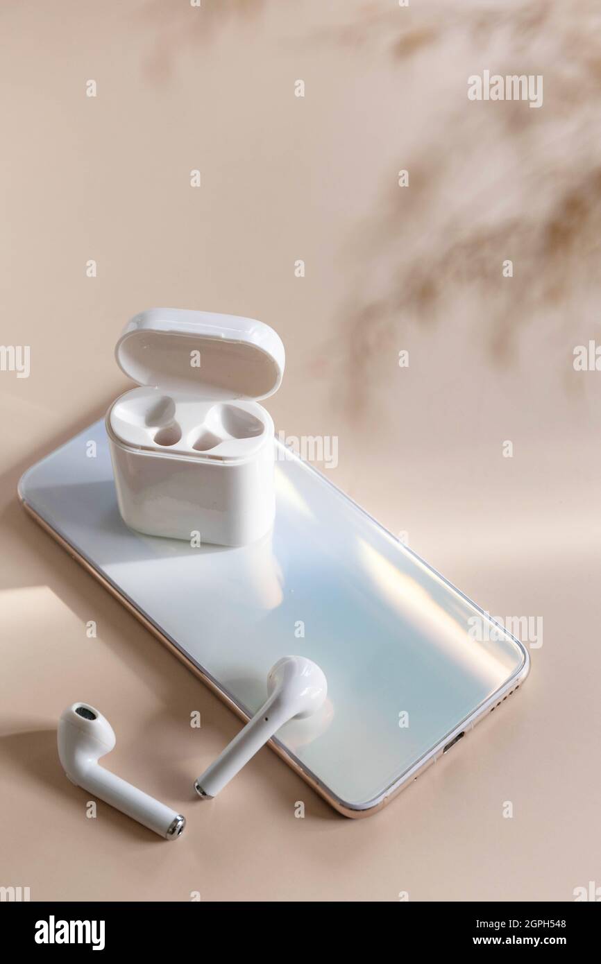 White airpod case hi-res stock photography and images - Alamy