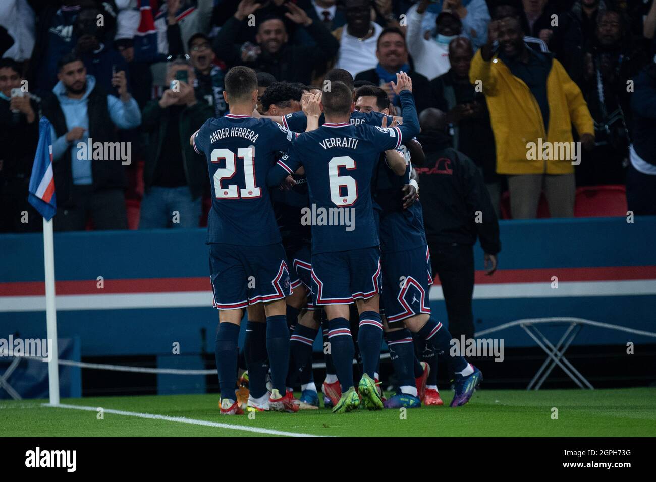 Lionel messi shirt celebration hi-res stock photography and images - Alamy
