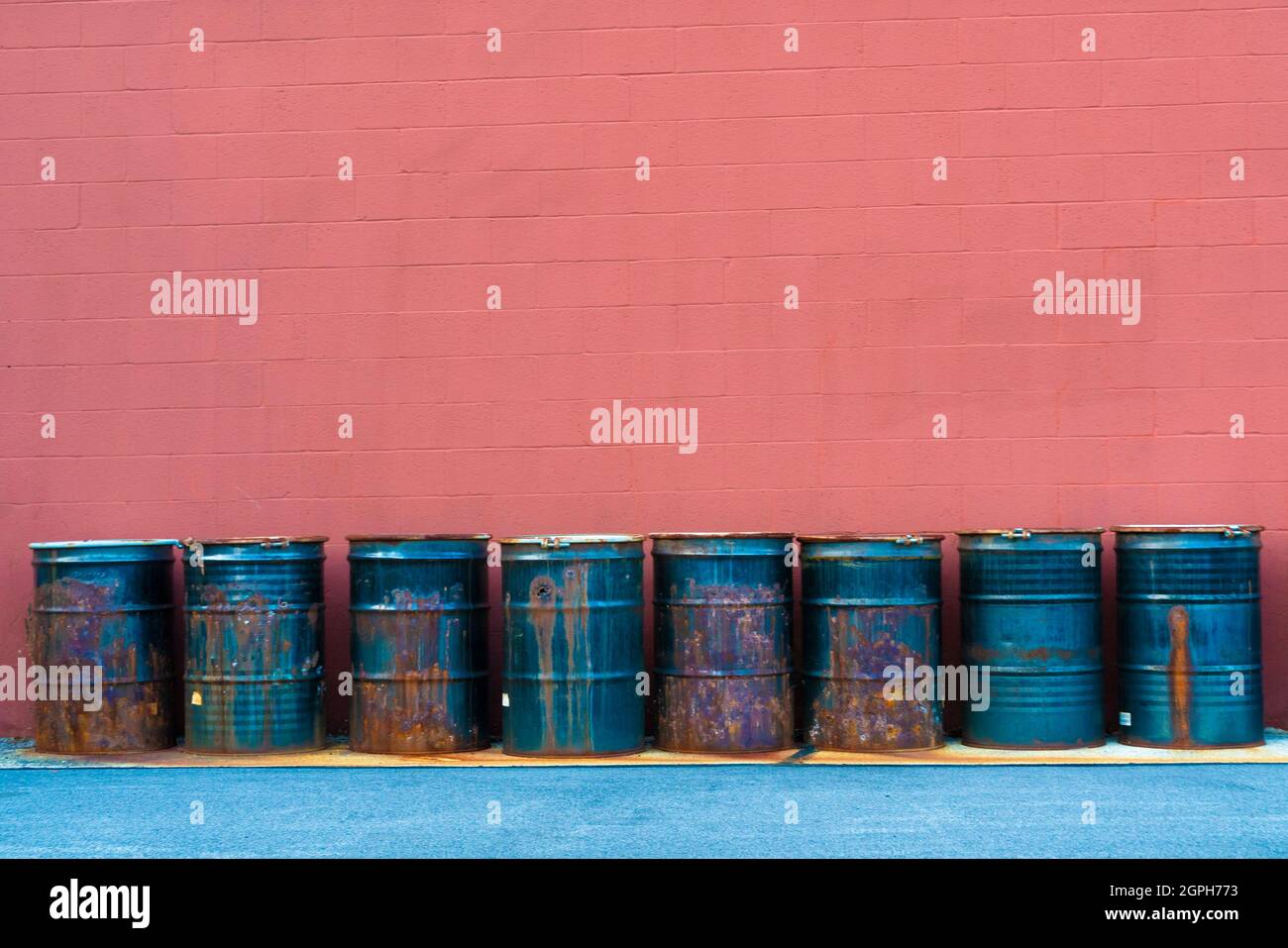 Cylindrical shipping container hi-res stock photography and images - Alamy