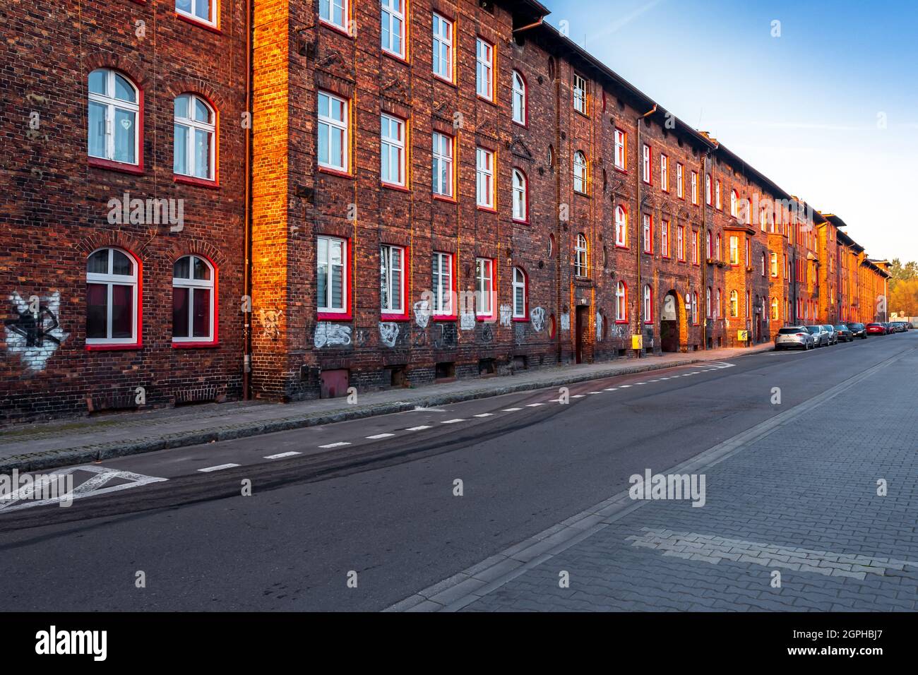 Old brick block hi-res stock photography and images - Alamy