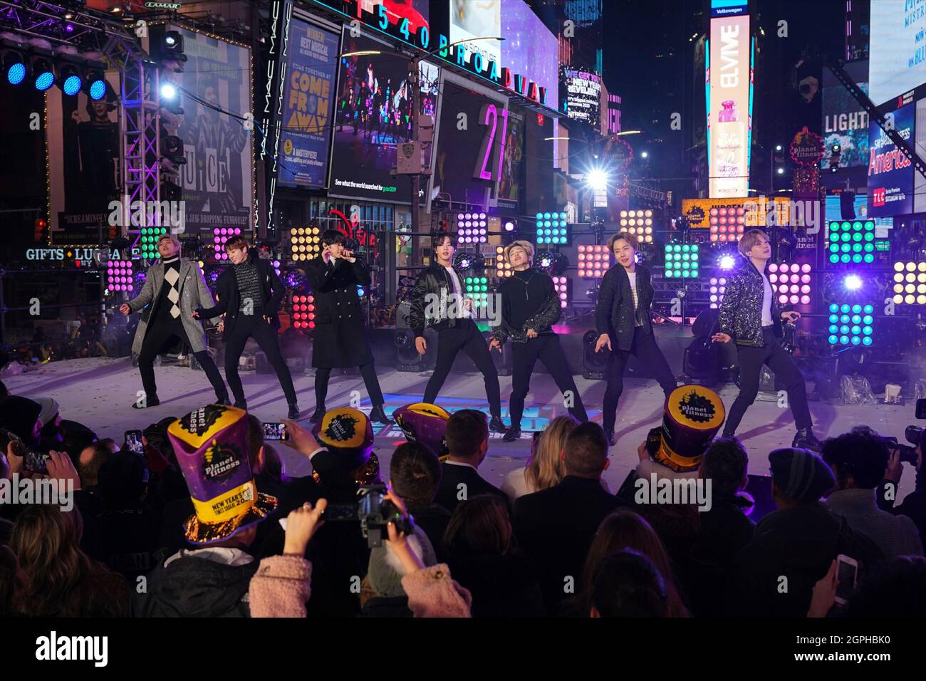 New York - NY - 20191231 Dick Clark's New Year's Rockin' Eve in Times ...