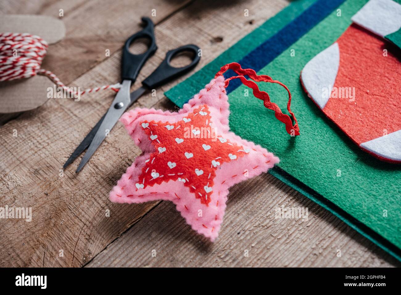 Christmas DIY felt star ornament, Christmas and New Year crafting ideas ...