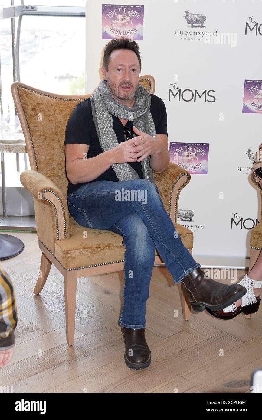 New York - NY - 20190425 The MOMS (Denise Albert and Melissa Gerstein ...