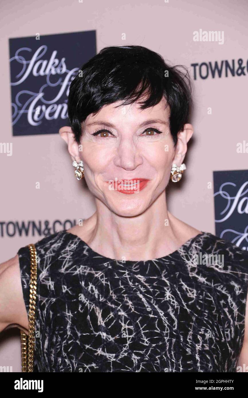 New York - NY - 20190124 Stars attended the Town & Country Jewelry ...