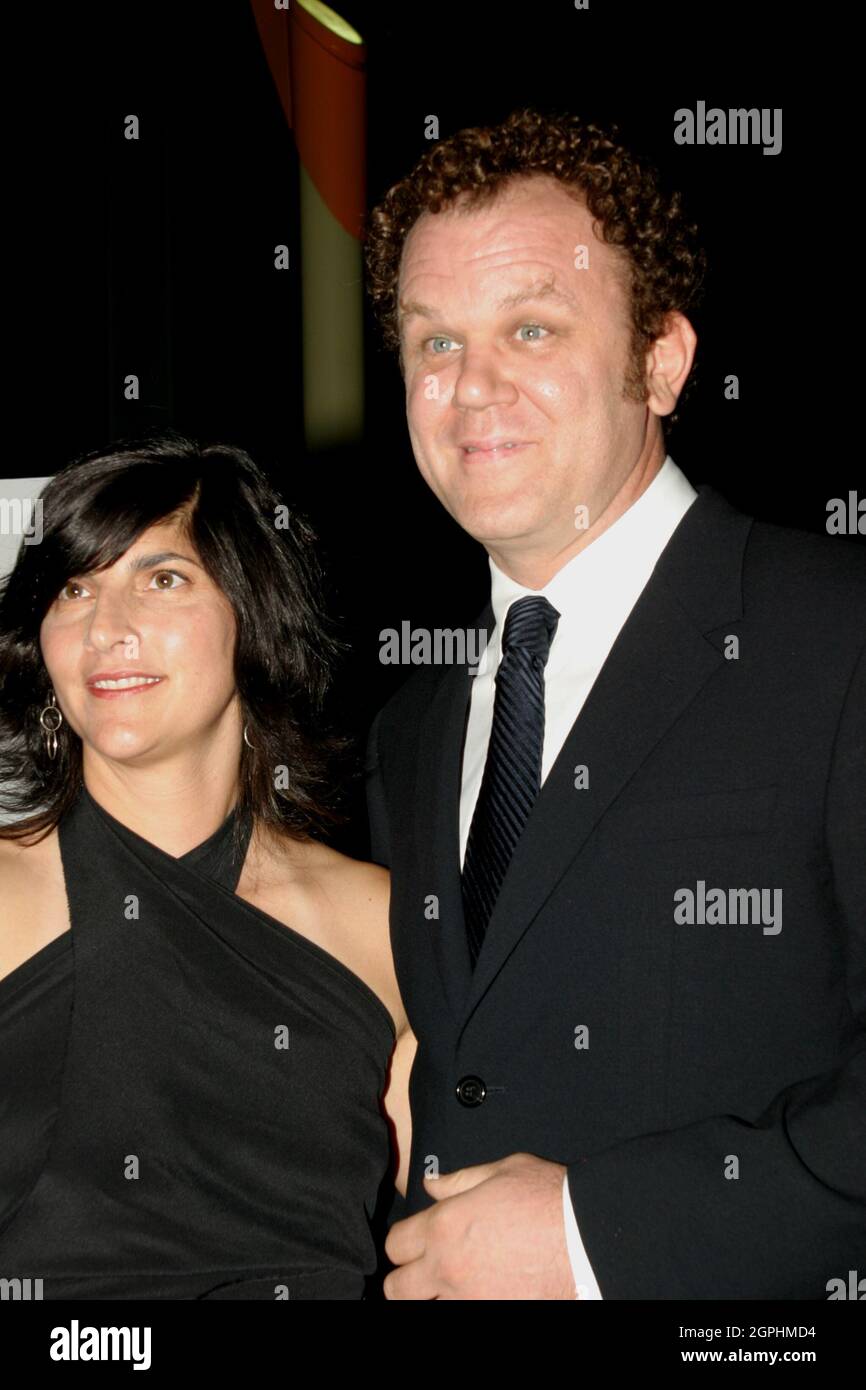 John C. Reilly, Alison Dickey 08/30/04 "Criminal" Premiere at Arclight ...