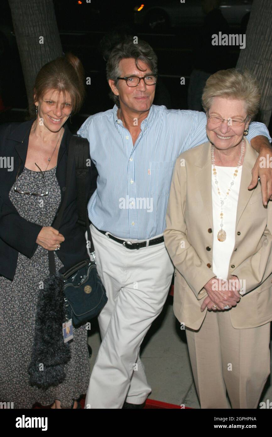 Eliza Roberts, Eric Roberts, Lilia Garrett 10/03/06 THE QUEEN @ Academy ...