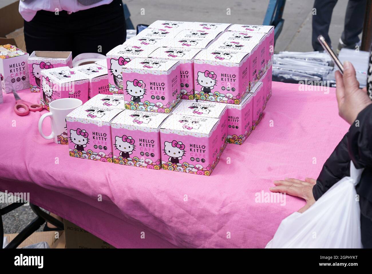 New York - NY - 20190427 The Hello Kitty Cafe Truck set up shop at The ...