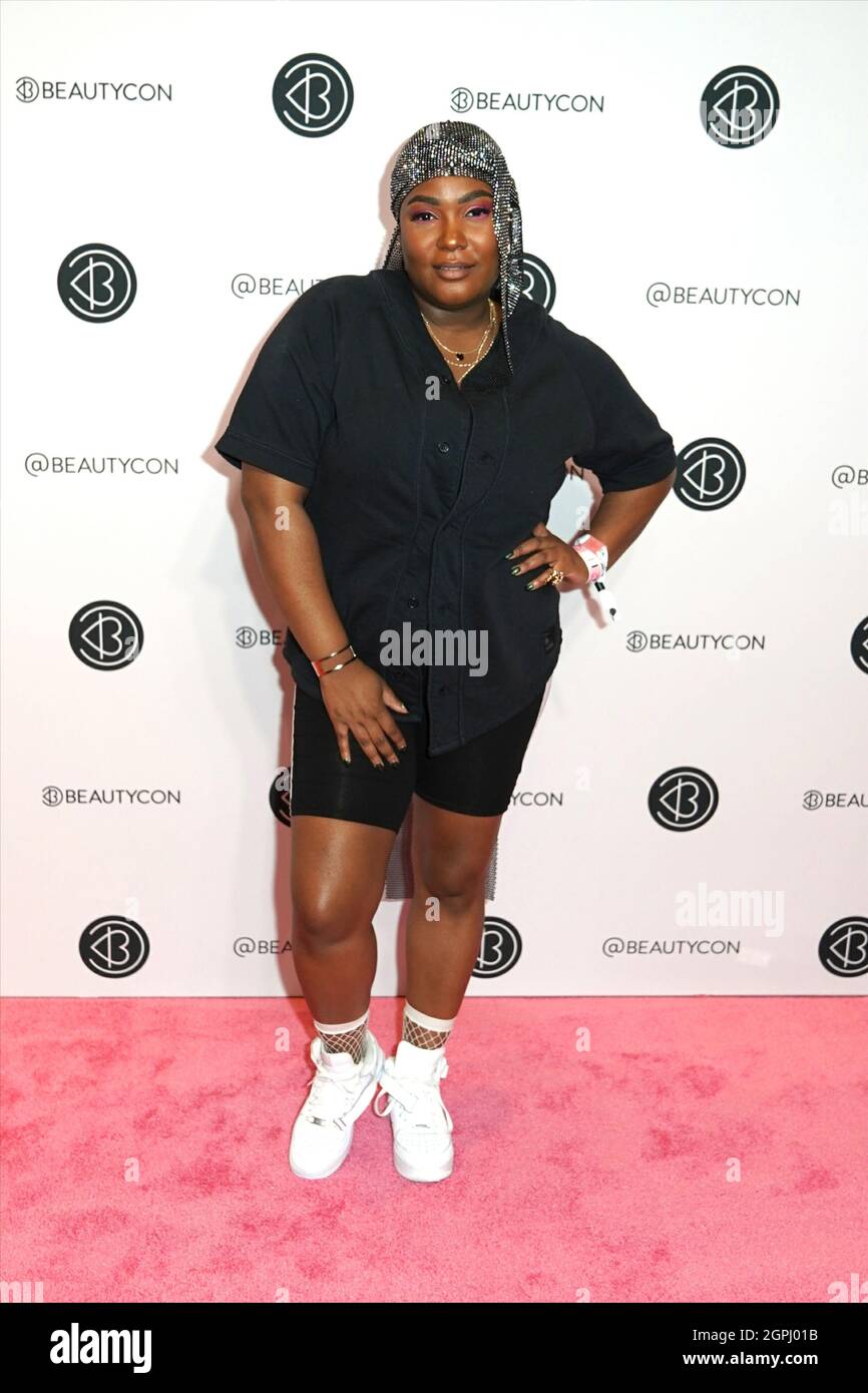 New York - NY - 20190406 Celebrities pose for pictures as they arrive at the 2019 Beautycon New ...
