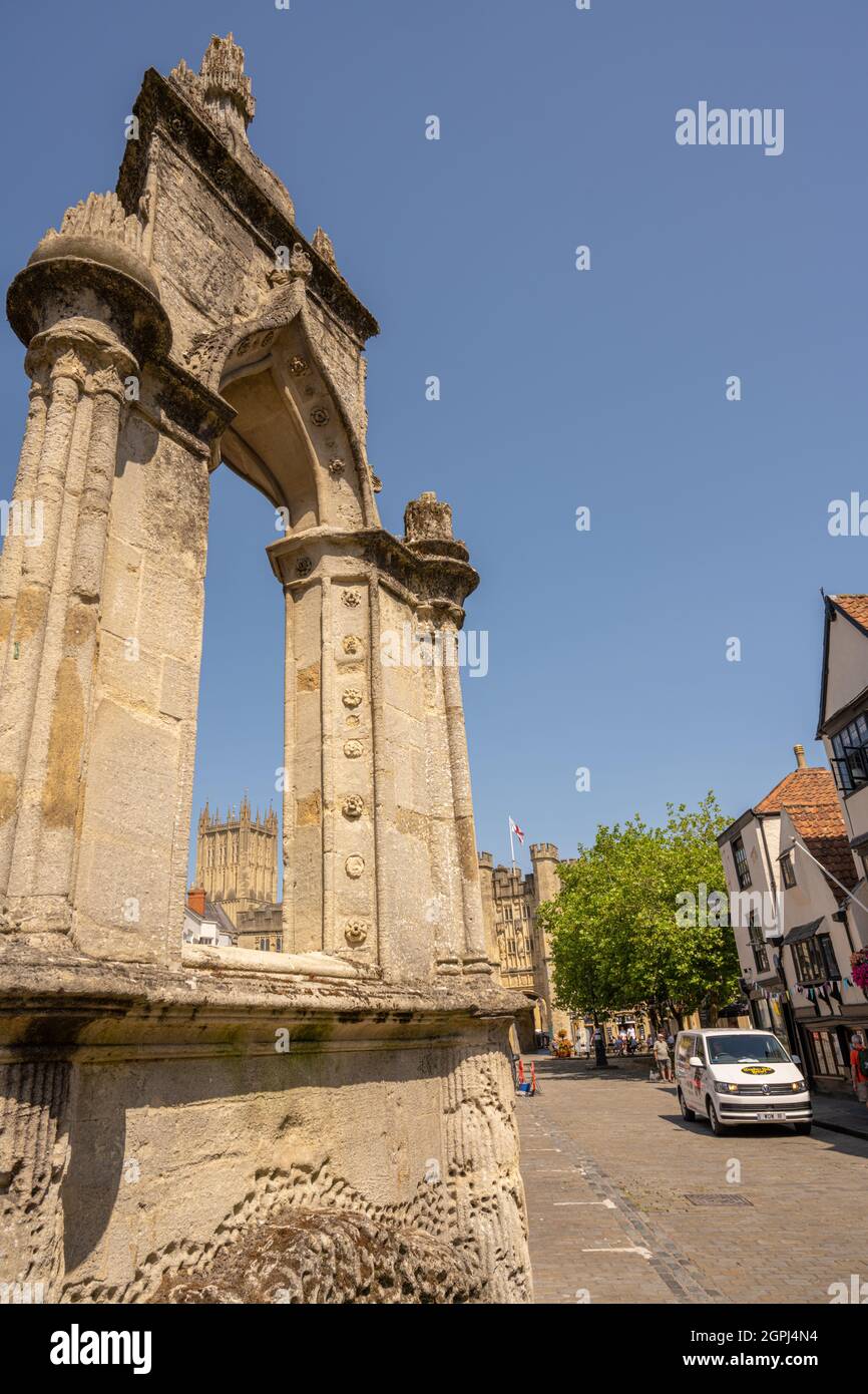 The fountain and market square Wells Somerset Stock Photo - Alamy