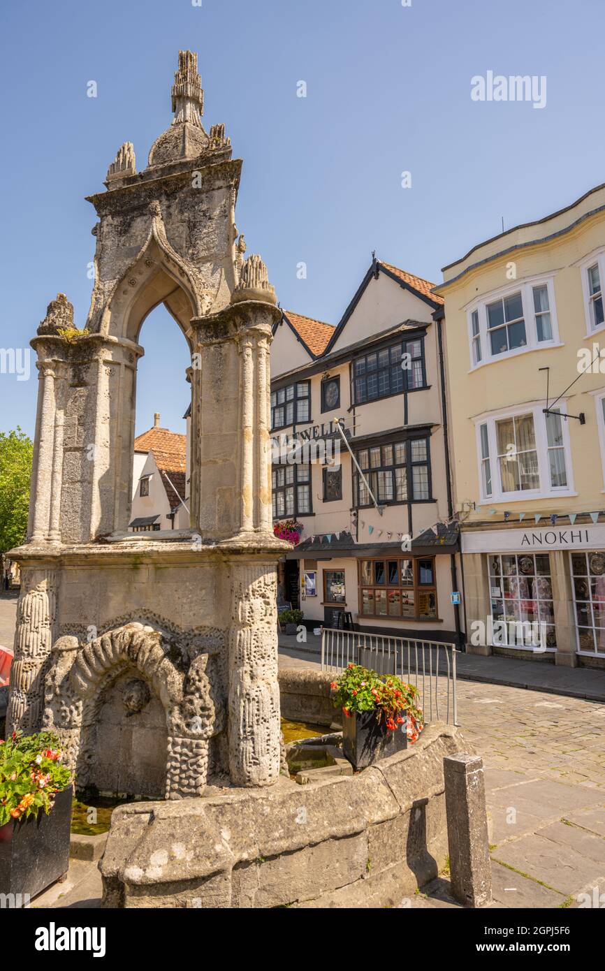 The fountain and market square Wells Somerset Stock Photo - Alamy