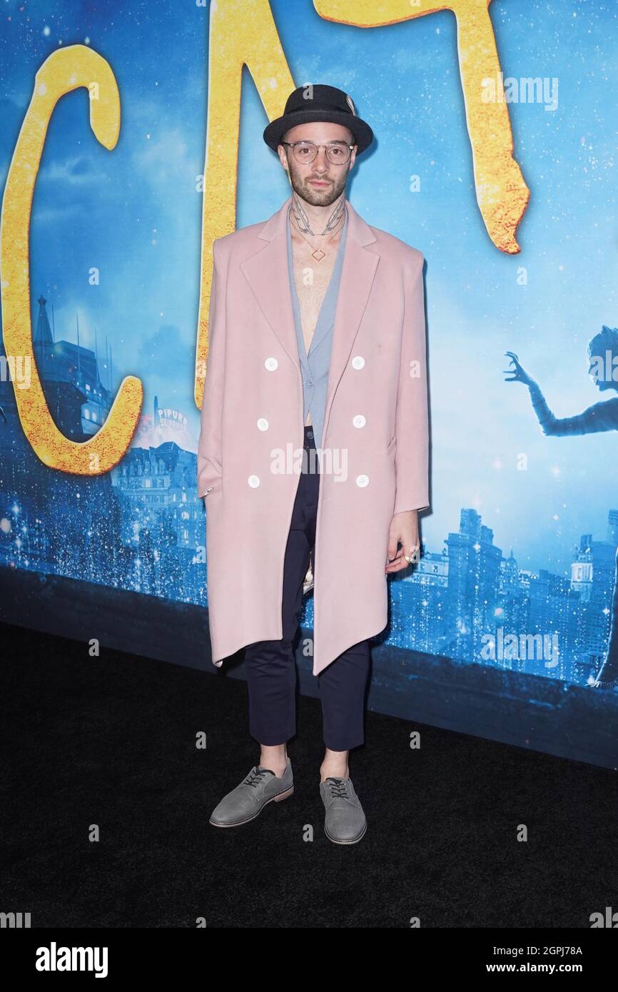 Snide hi-res stock photography and images - Alamy