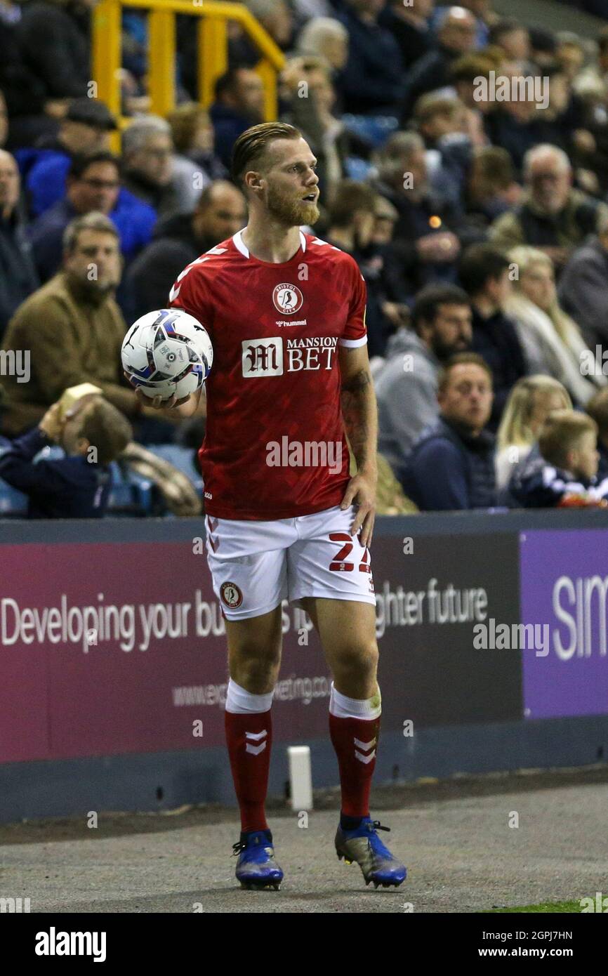 Tomas kalas throw hi-res stock photography and images - Alamy