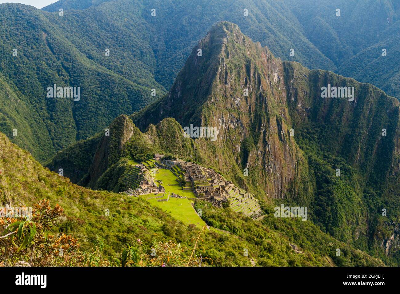 Machu Picchu ruins from above, Wayna Picchu mountain in the background ...