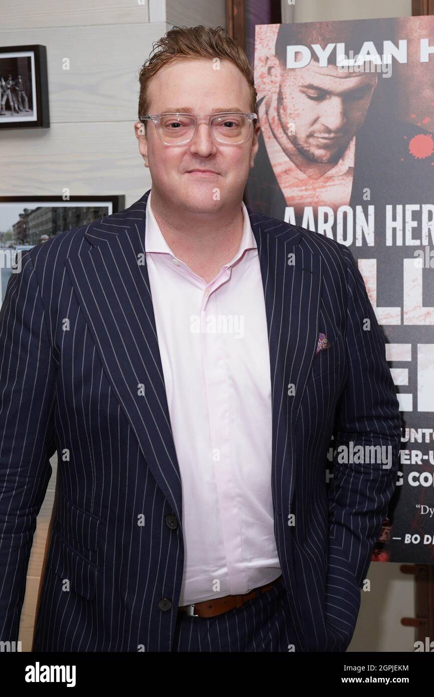 Exclusive - New York - NY - 20190916-Dylan Howard Signing Copies of his new Book Diana Case ...