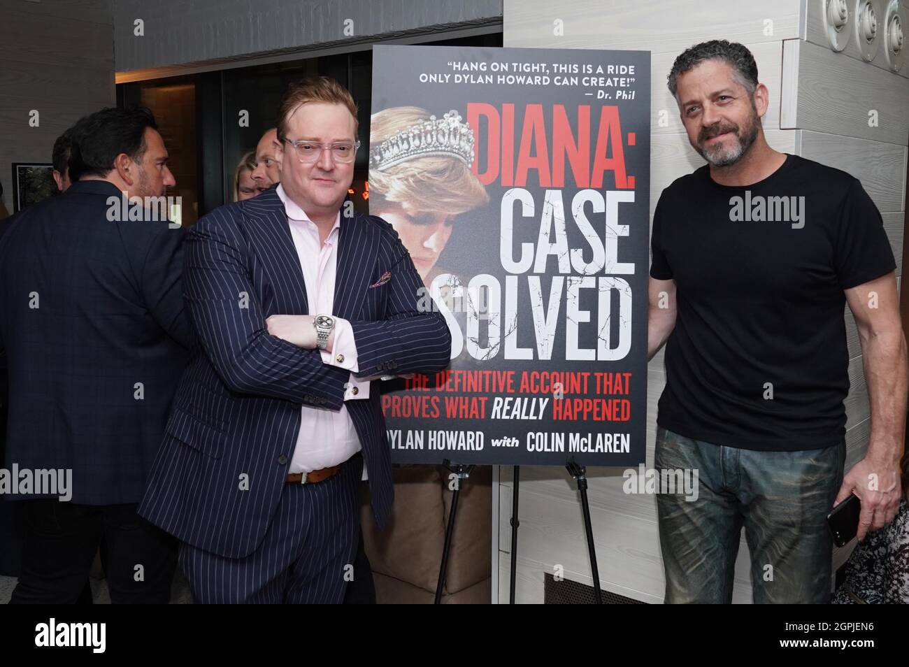 New York - NY - 20190916 - Dylan Howard Signing Copies of his new Book ...