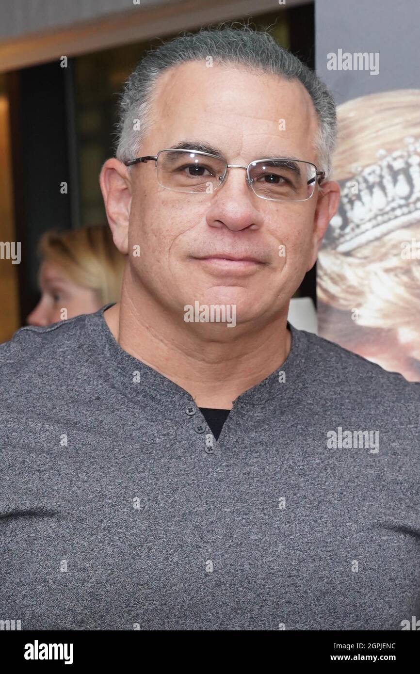 New York - NY - 20190916 - Dylan Howard Signing Copies of his new Book ...