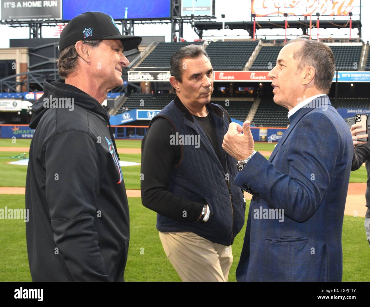 Ny met hi-res stock photography and images - Alamy