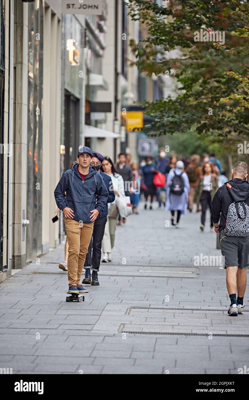 Toronto bike lanes hi-res stock photography and images - Alamy