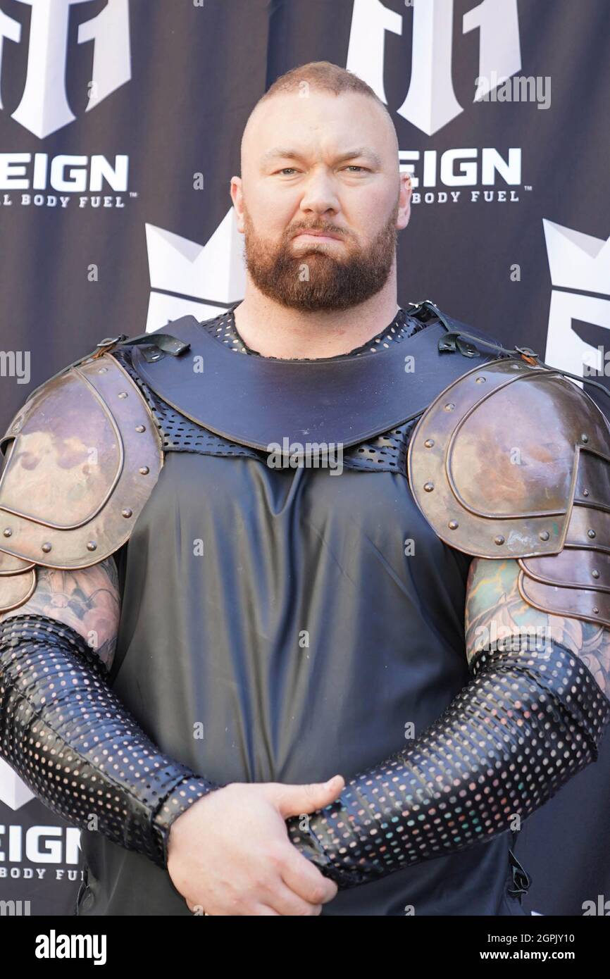 New York - NY - 20190416 Thor and Natalie Eva Marie pose for pictures ...