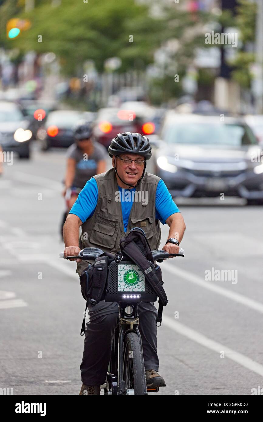 Toronto bike lanes hi-res stock photography and images - Alamy