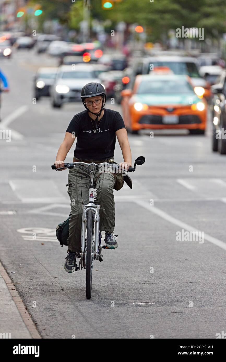 Toronto bike lanes hi-res stock photography and images - Alamy