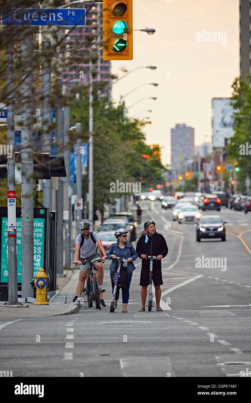 Toronto bike lanes hi-res stock photography and images - Alamy