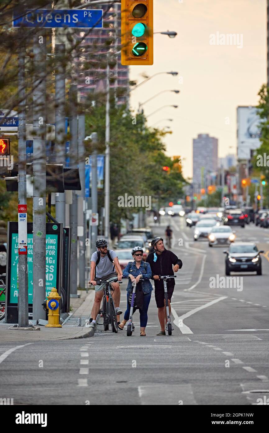 Toronto bike lanes hi-res stock photography and images - Alamy