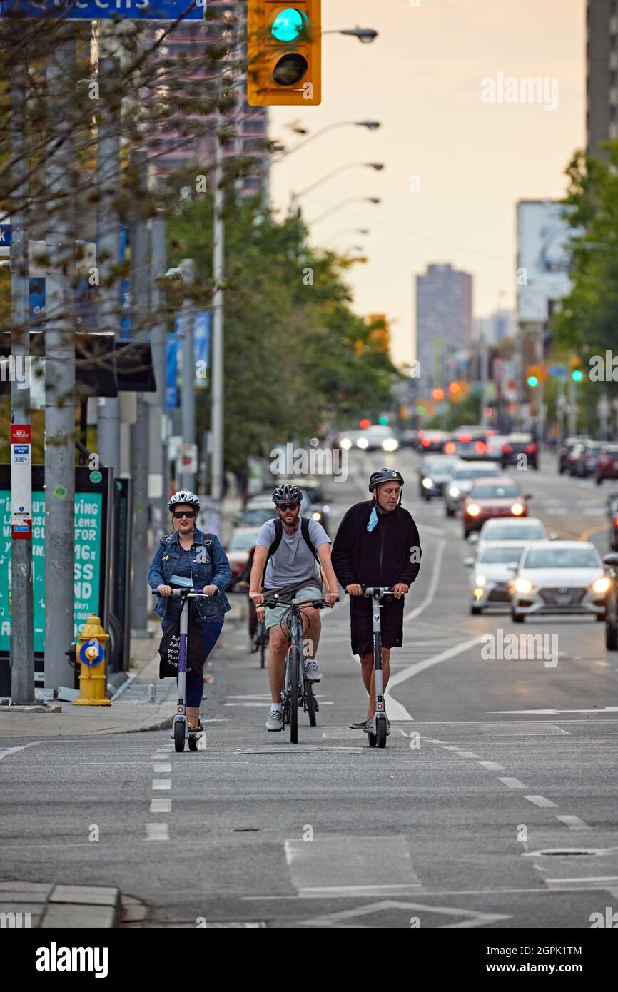 Toronto bike lanes hi-res stock photography and images - Alamy