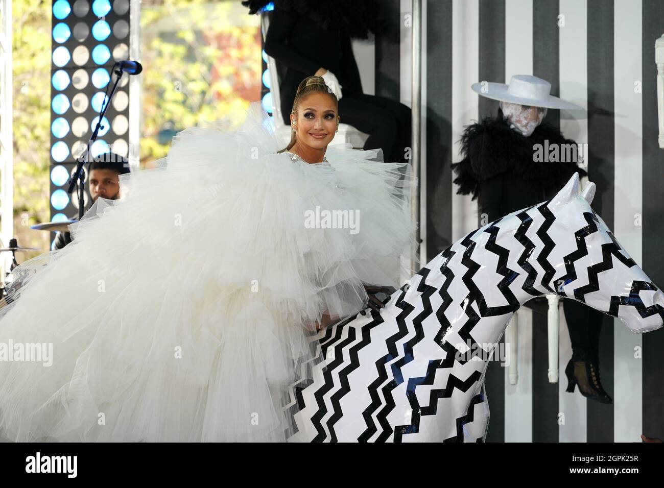 New York - NY - 20190506 Jennifer Lopez does a number of outfit changes ...
