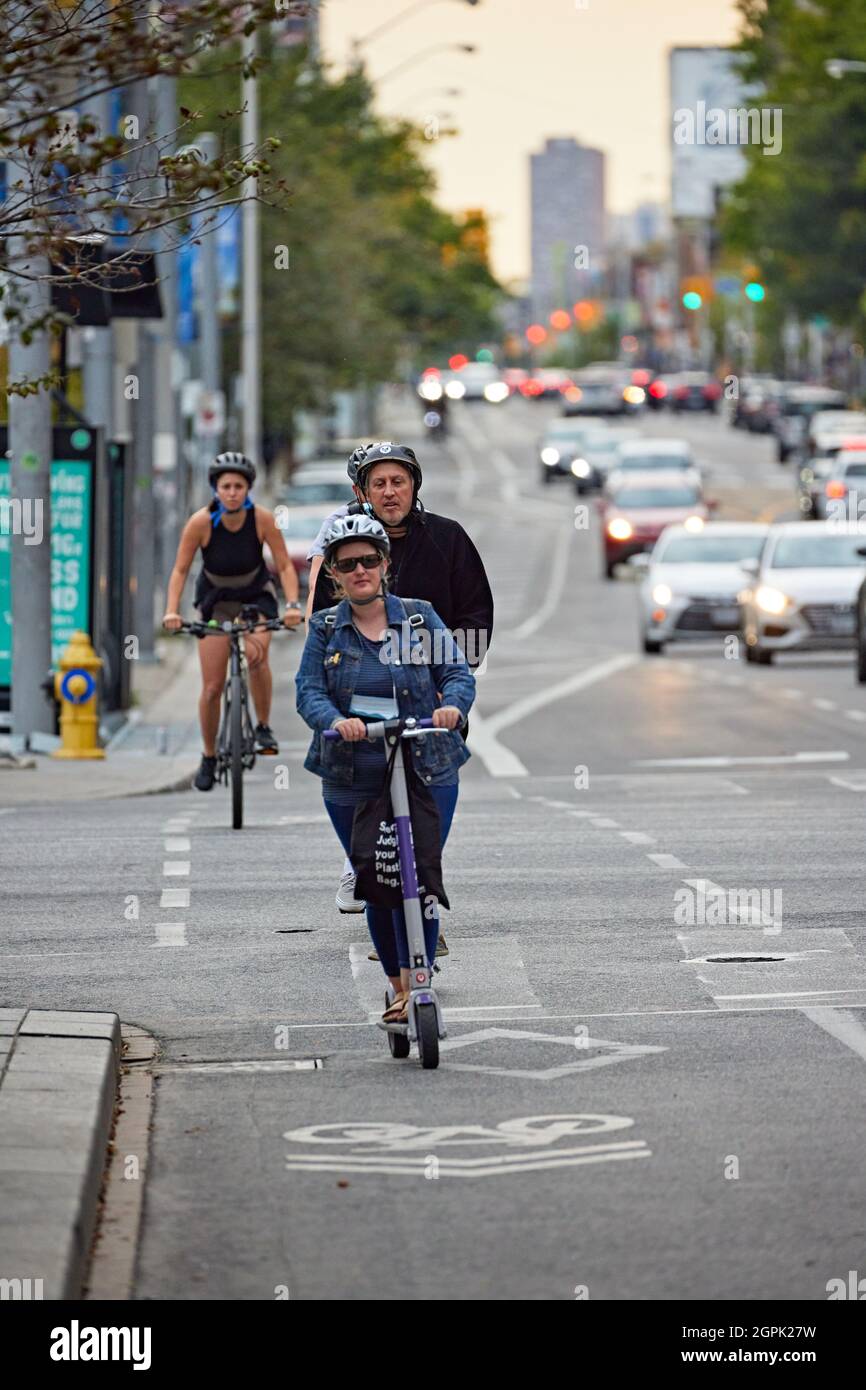 Toronto bike lanes hi-res stock photography and images - Alamy