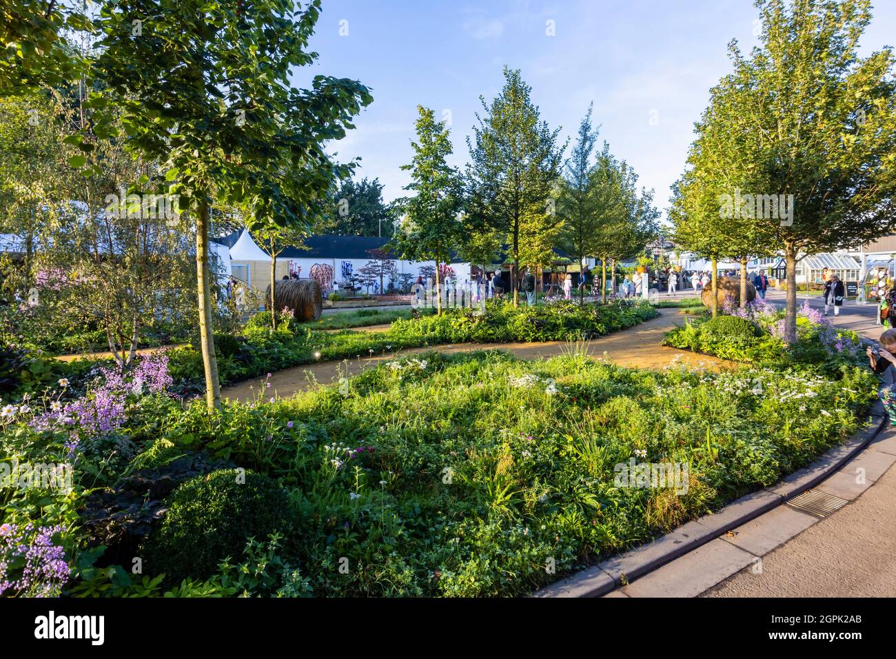 RHS Queen's Green Canopy Garden designed by David Dodd at the RHS ...