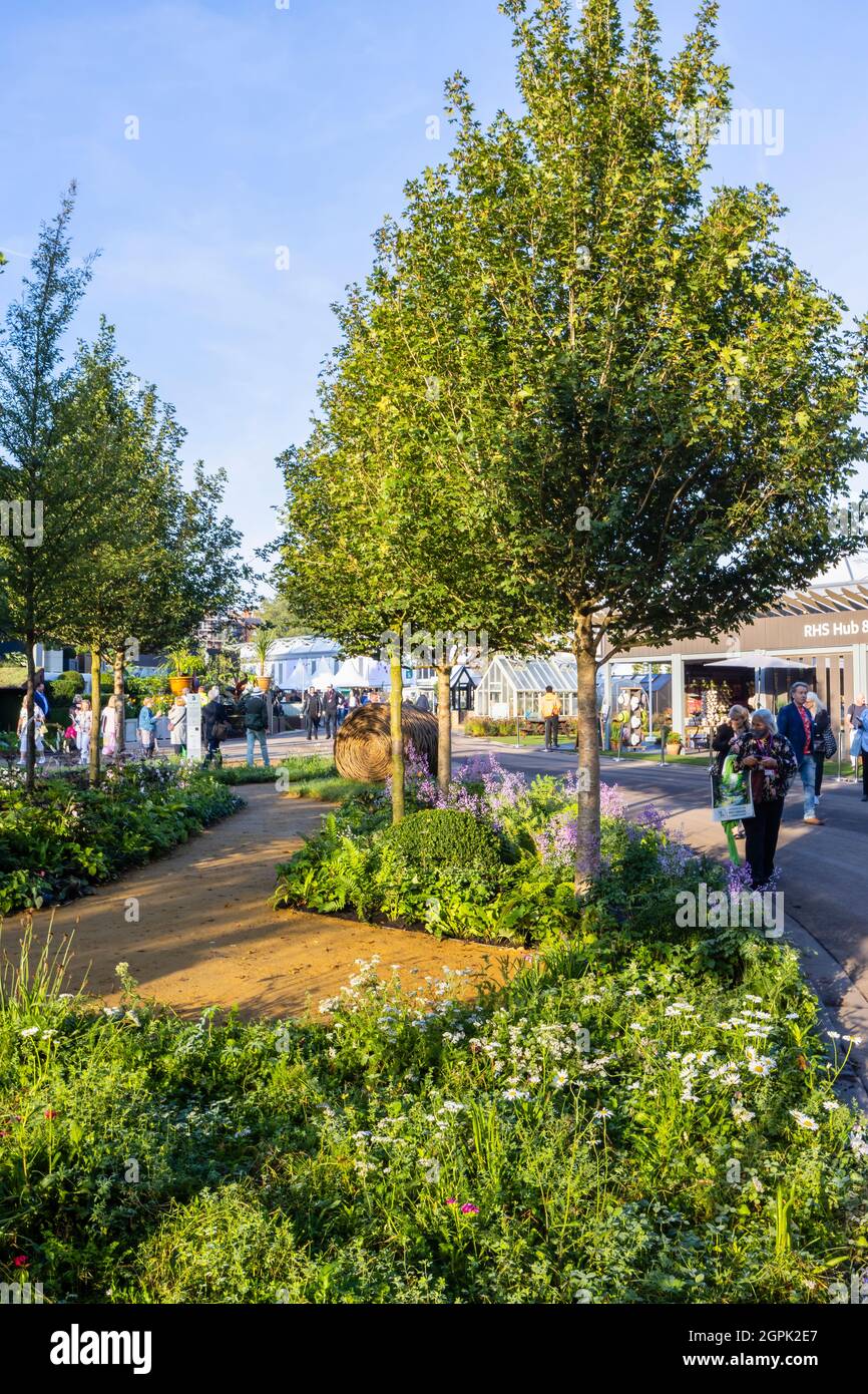 Queens green canopy garden hi-res stock photography and images - Alamy