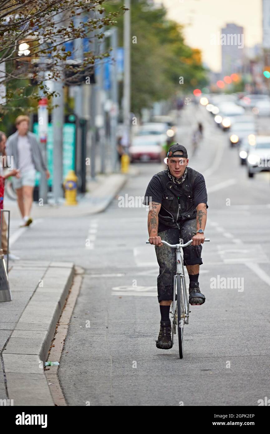 Toronto bike lanes hi-res stock photography and images - Alamy