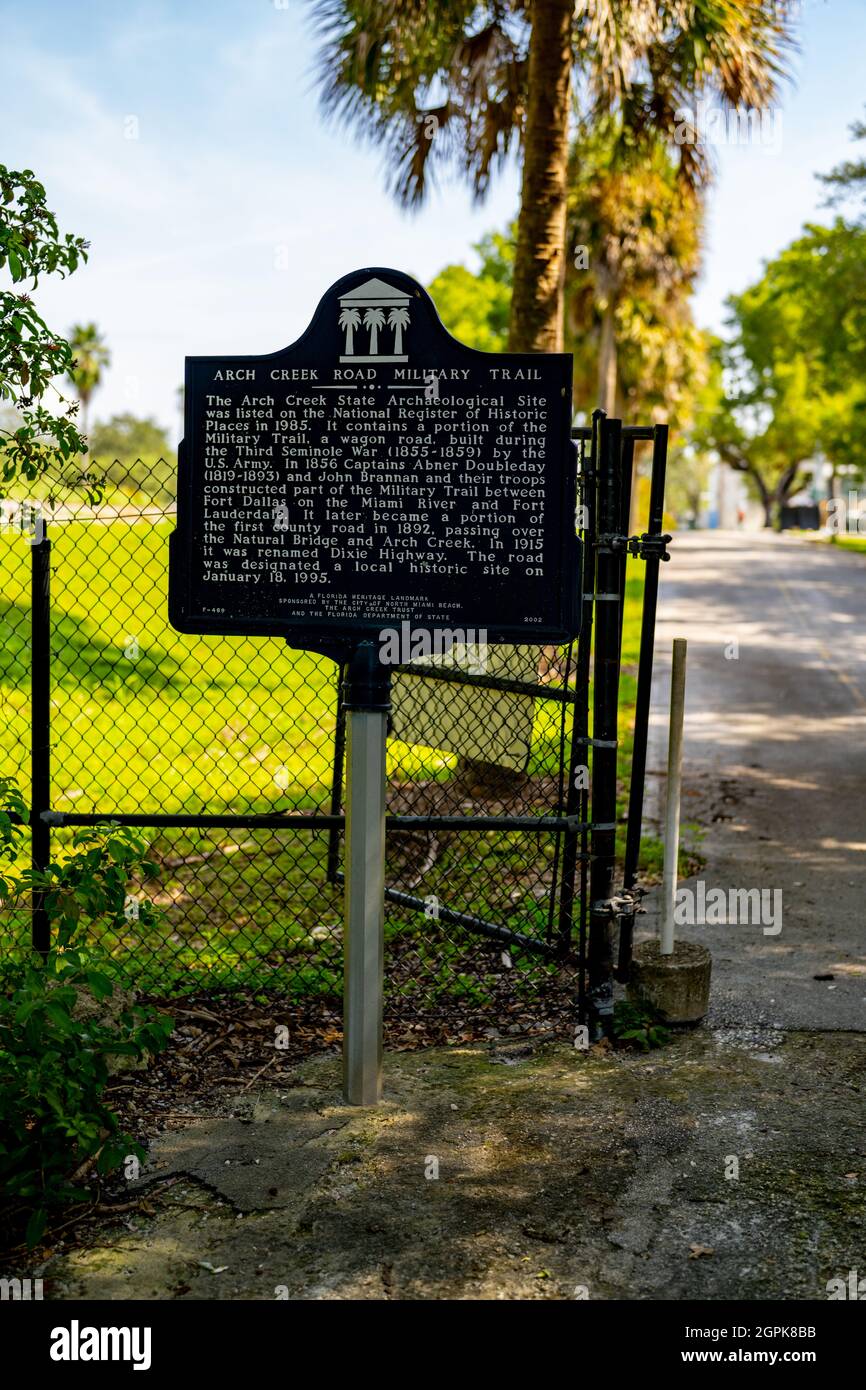 Military trail hi-res stock photography and images - Alamy