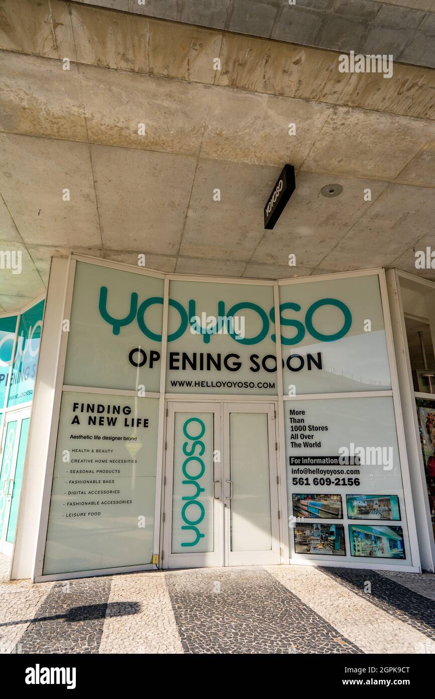 Store coming soon hi-res stock photography and images - Alamy