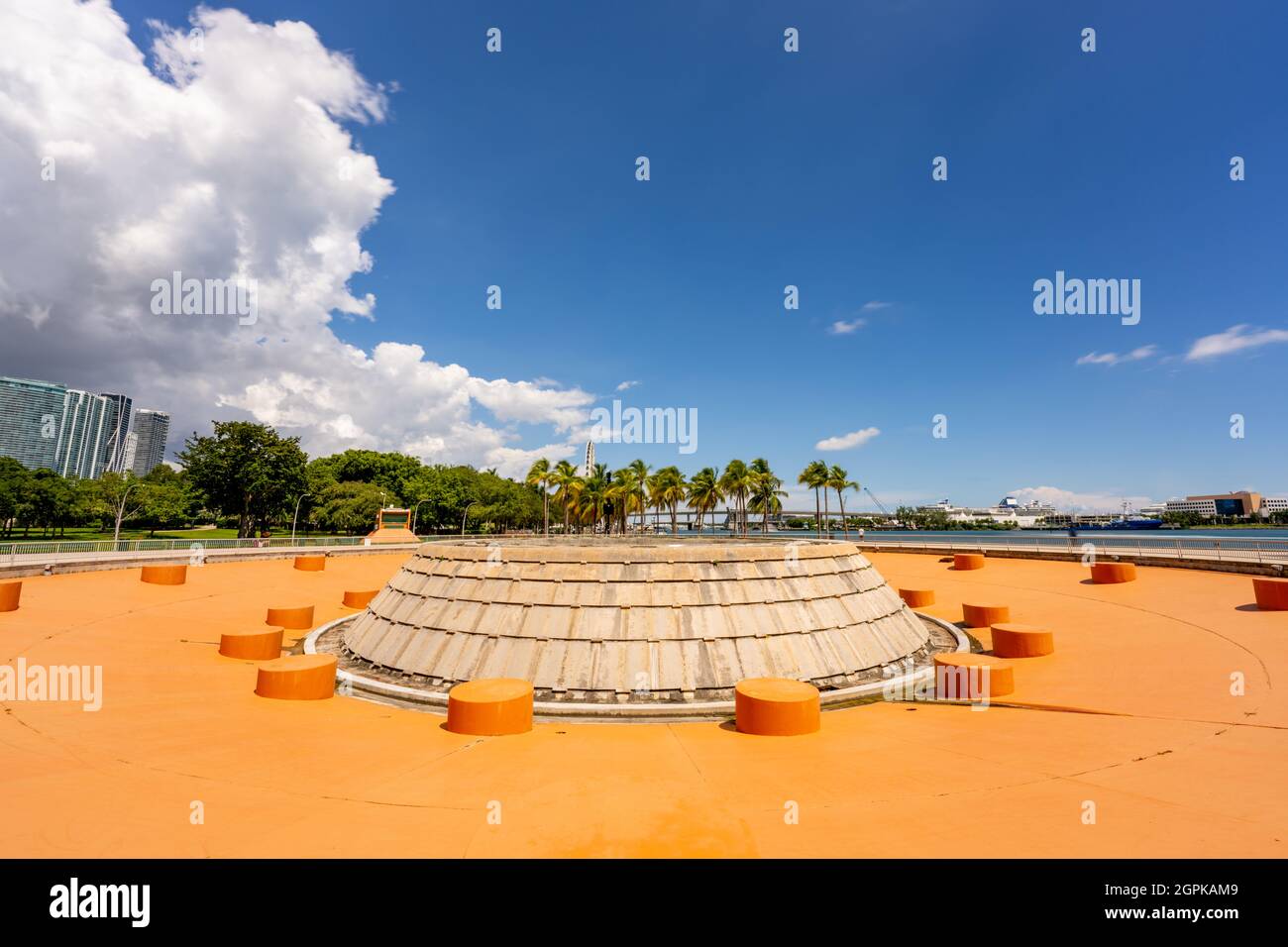 Bayfront park downtown hi-res stock photography and images - Alamy