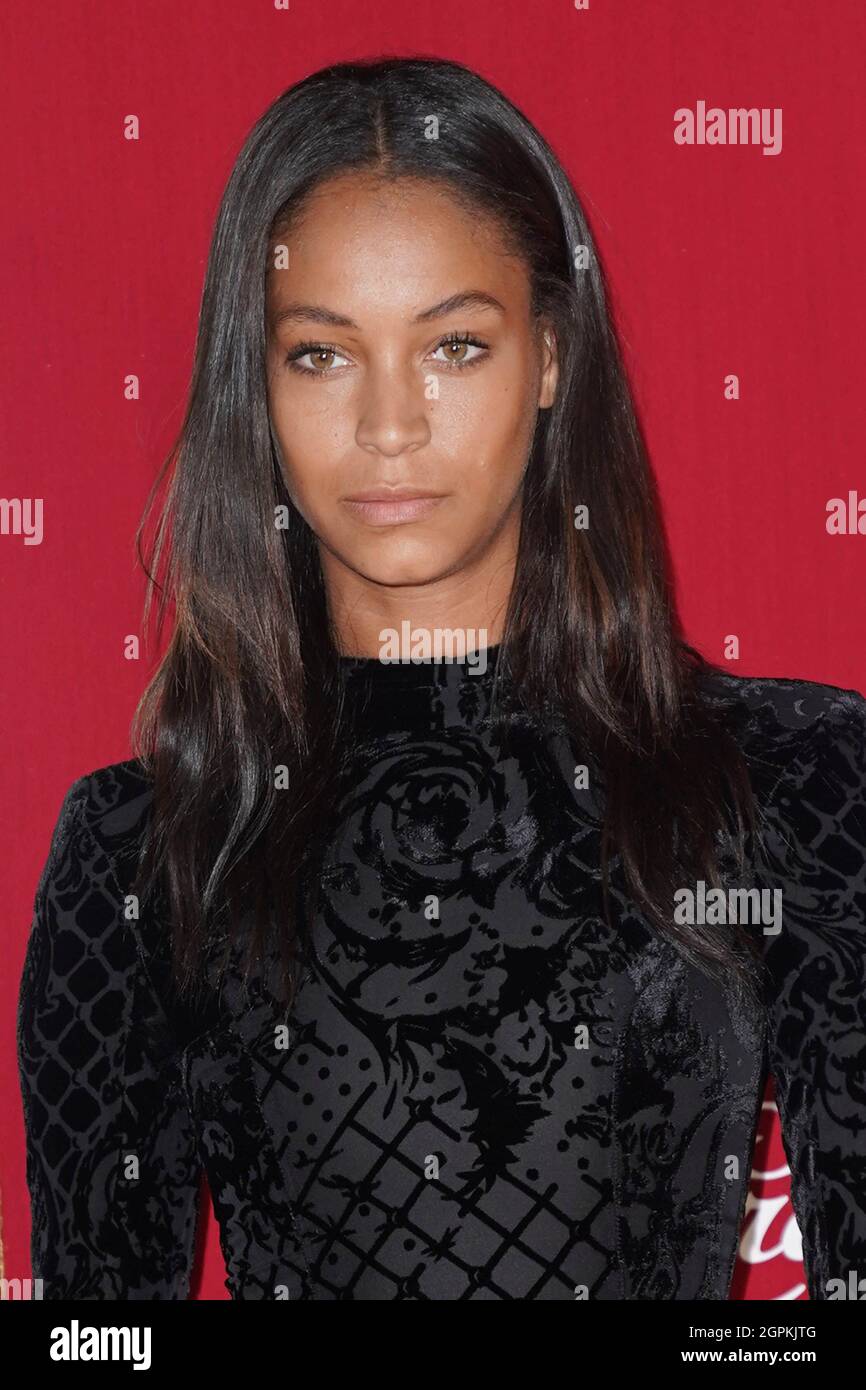 Leyna bloom headshot hi-res stock photography and images - Alamy