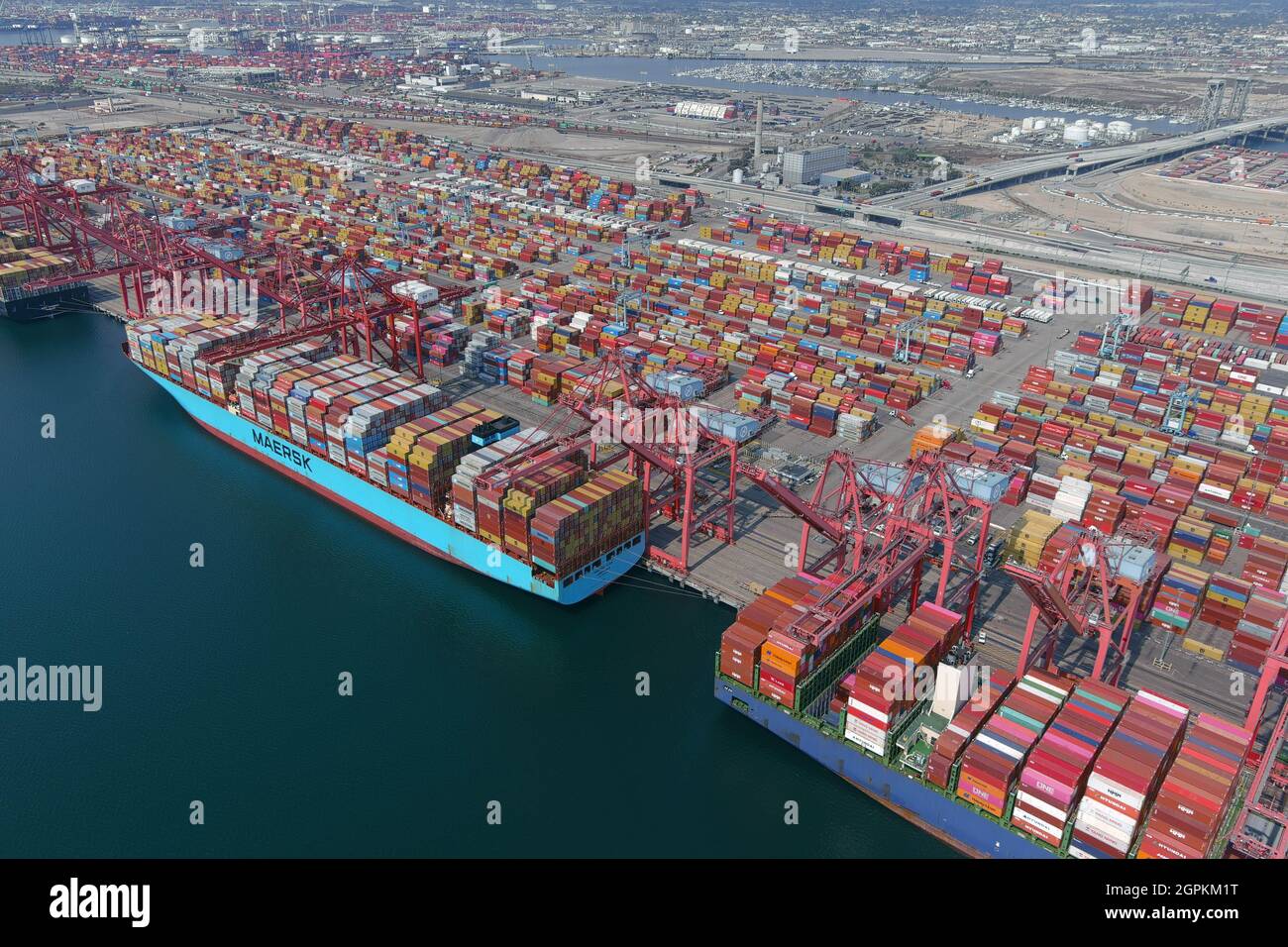 Container vessels hi-res stock photography and images - Alamy