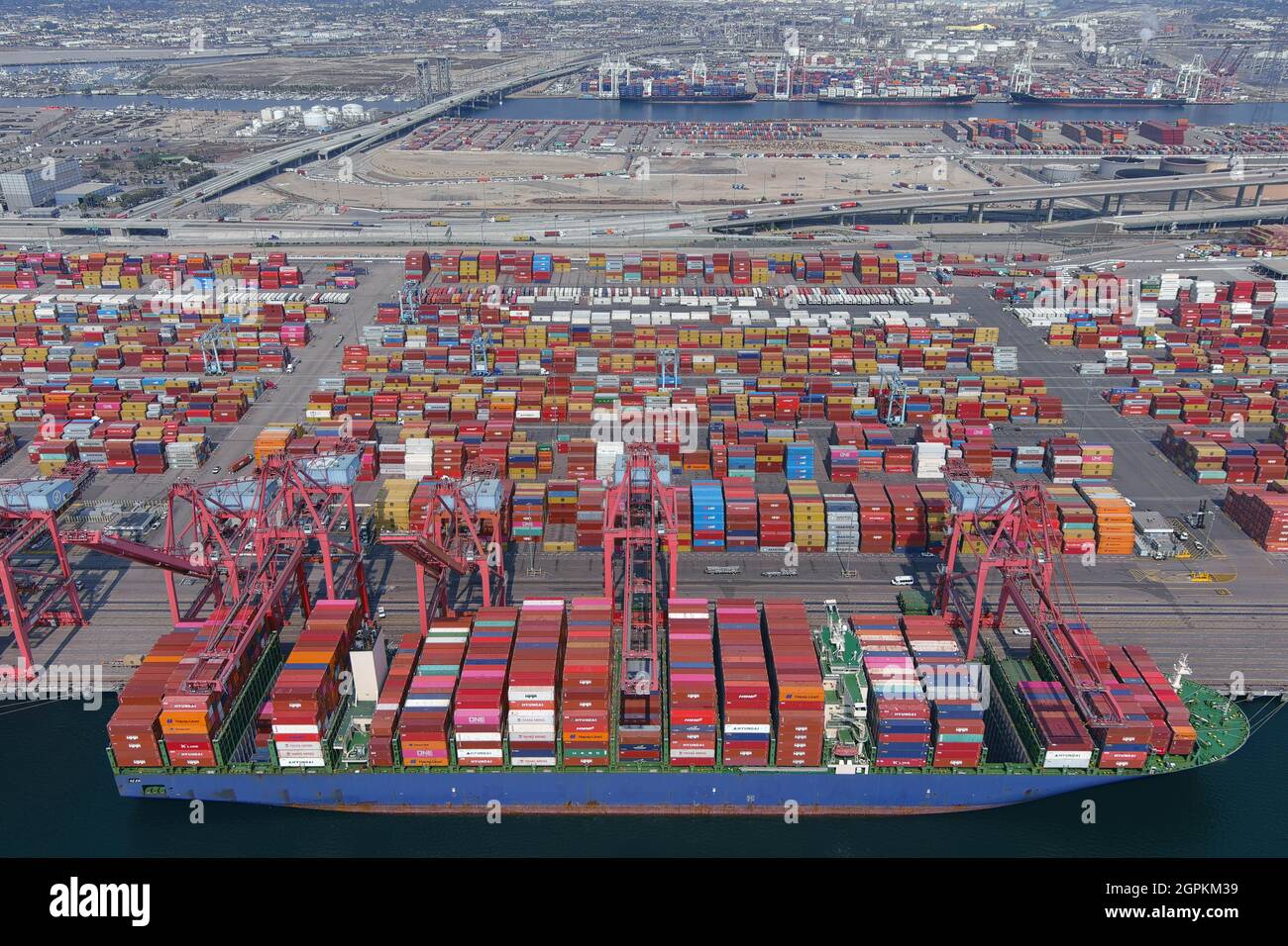 Container vessels hi-res stock photography and images - Alamy