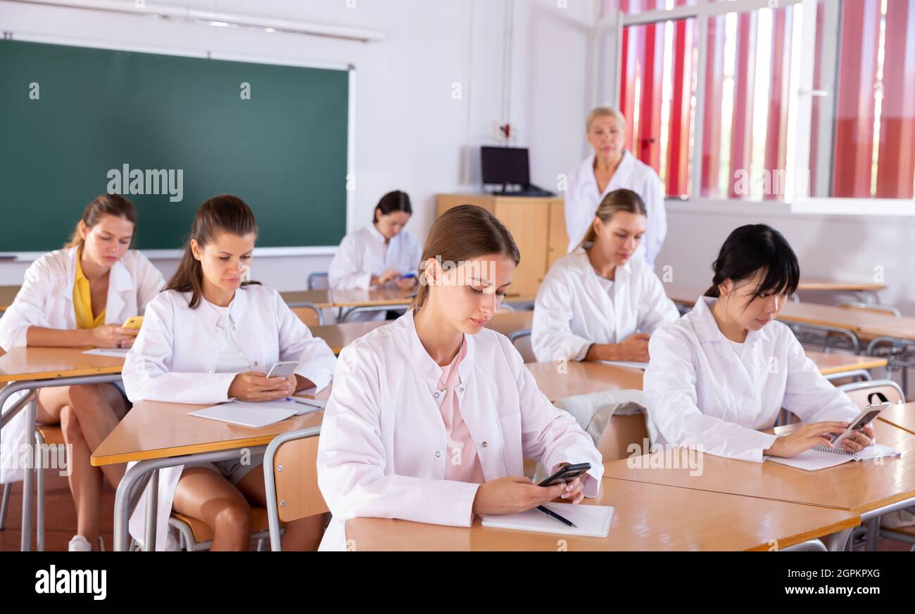 Medic course hi-res stock photography and images - Alamy