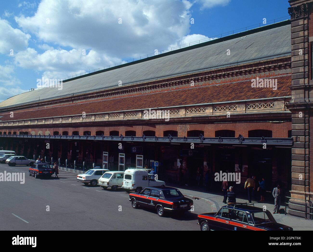 LATERAL DE ENTRADA - FOTO AÑOS 80. Location: ESTACION DE ATOCHA. MADRID ...